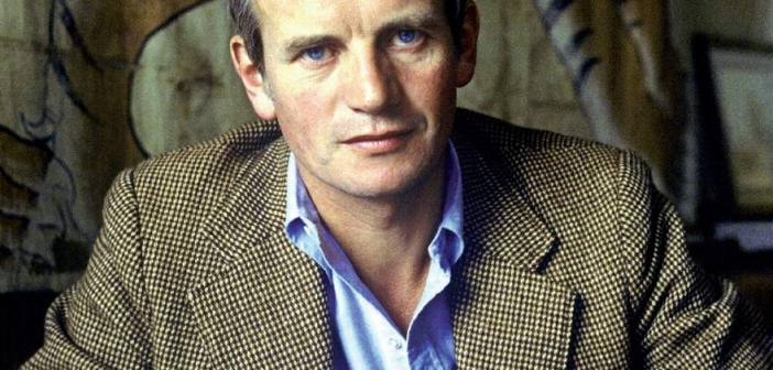 Bruce Chatwin, escritor e jornalista inglês, ajudou a revitalizar com ...