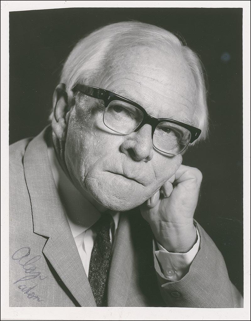 Alan Paton, escritor antiapartheid, o mais conhecido escritor da África ...