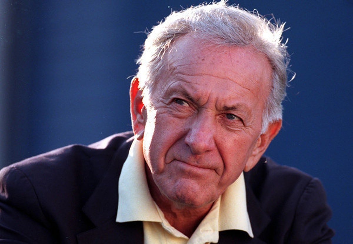 Jack Klugman, que estrelou as séries de TV The odd couple (1970) e ...