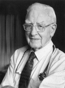 Jack Williamson, era um autor americano, conhecido como o decano da ...