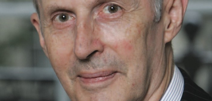 Marshall Stoneham, físico teórico que se especializou em defeitos de ...