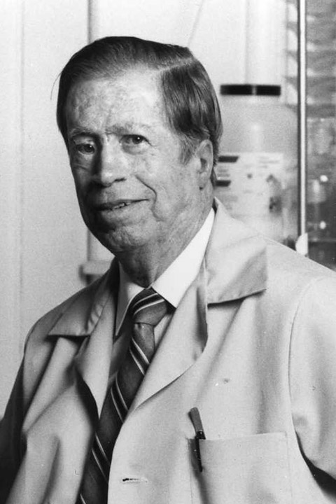 Robert Bruce Merrifield, criou a proteína artificial, foi laureado com ...