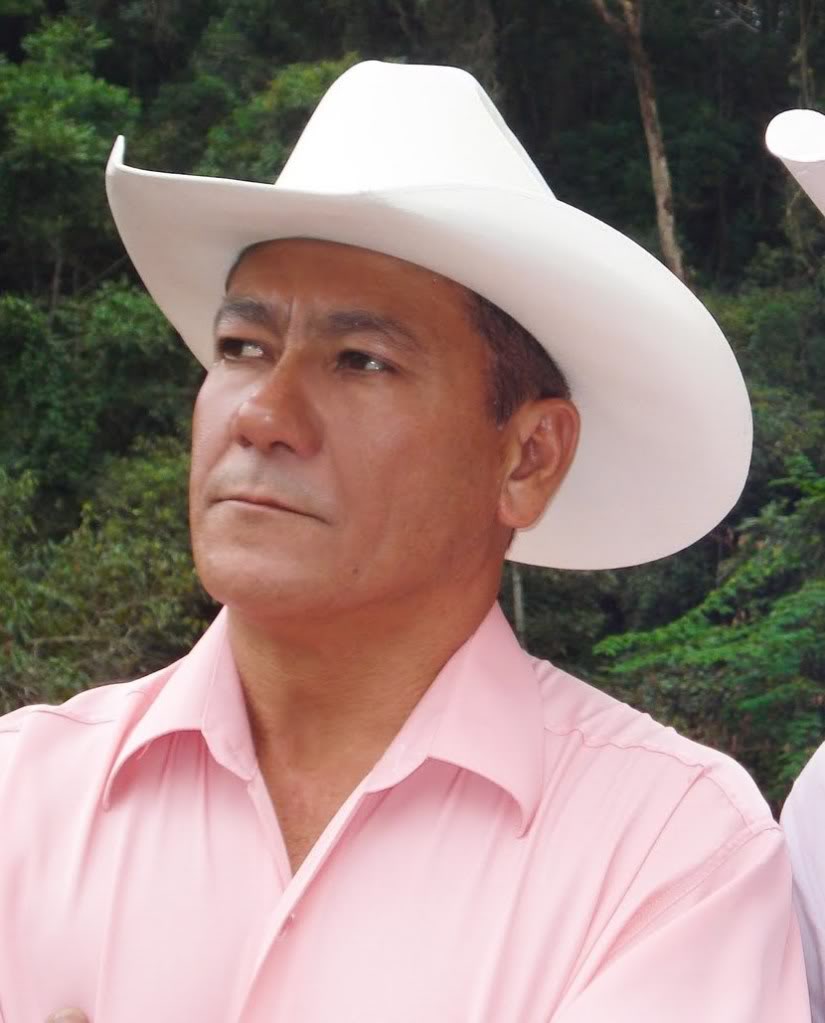 Valdomiro Neres Ferreira, cantor sertanejo de raiz conhecido como ...