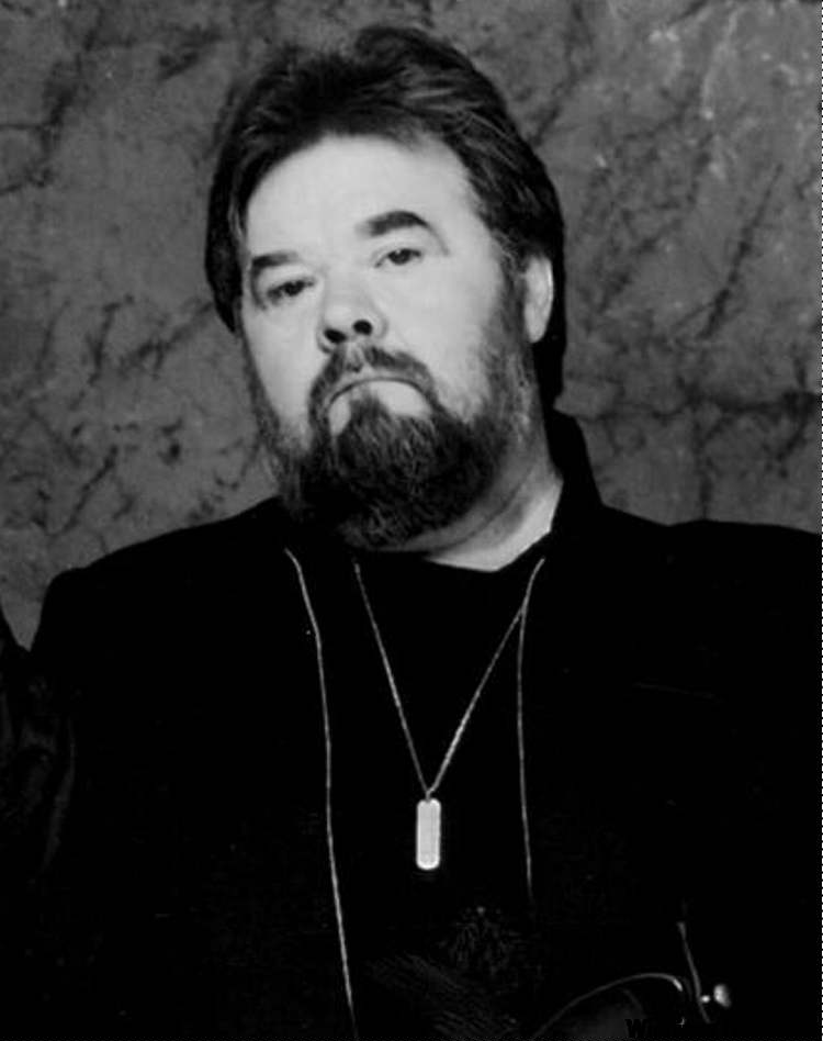 Jim Clench, baixista da banda de classic rock April Wine, um dos ícones ...