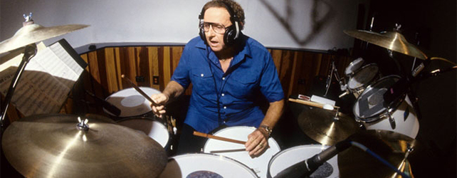 Ed Shaughnessy, integrante da banda liderada por Severinsen no programa ...