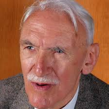 Alan Bullock, escreveu “Hitler, a Study in Tyranny”, uma das principais ...