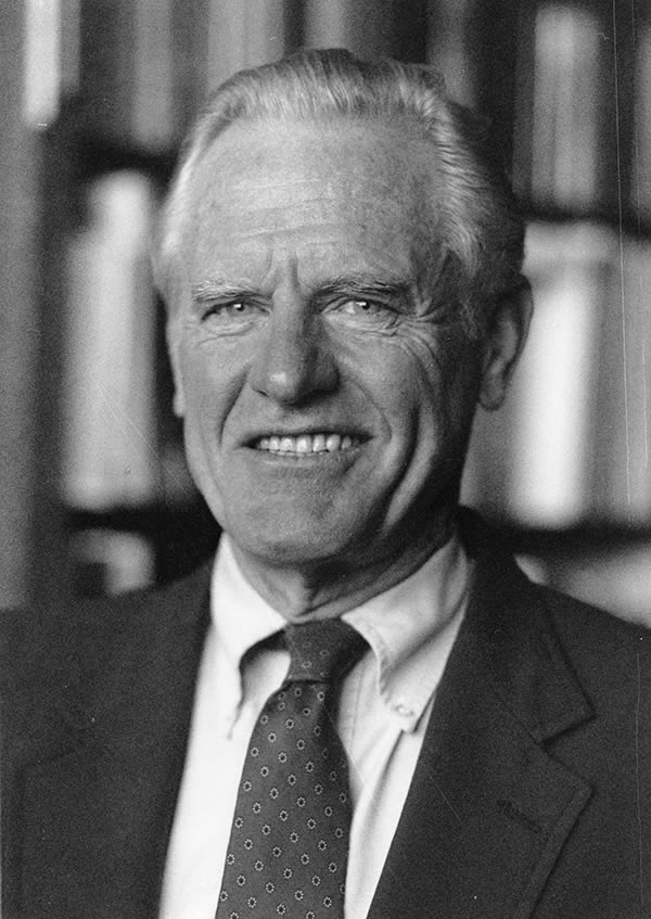 Henry W. Kendall, físico americano, foi laureado com o Prêmio Nobel de ...