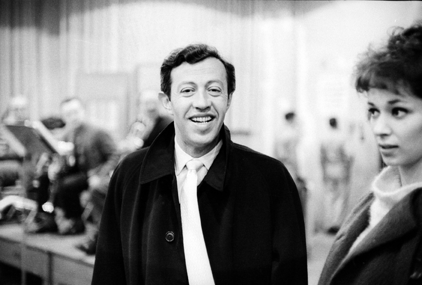 Adolph Green, colaborou com Betty Comden na criação de algumas das ...