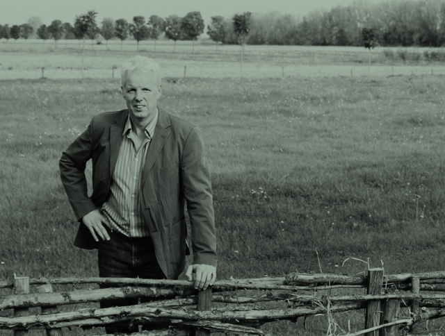 Peter Maas, autor do clássico Serpico, que conta a história real de um ...