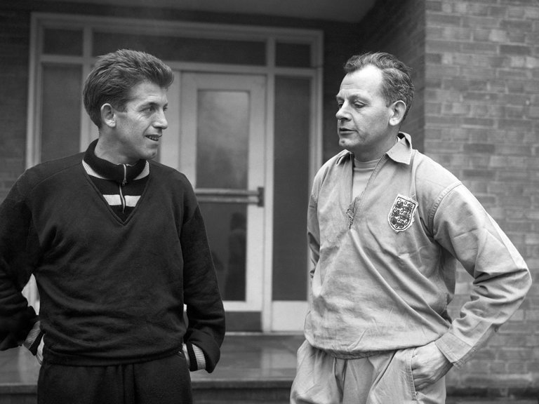 Walter Winterbottom, considerado oficialmente o primeiro técnico da ...