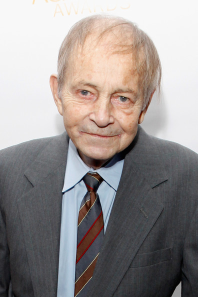 George Dickerson, interpretou o detetive John Williams no filme Veludo ...