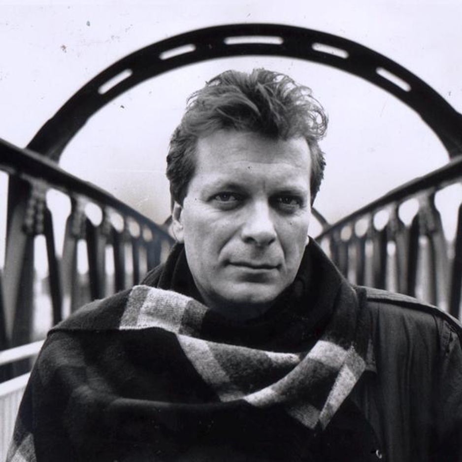 Tony Wilson, foi responsável por lançar bandas como Joy Division, New ...