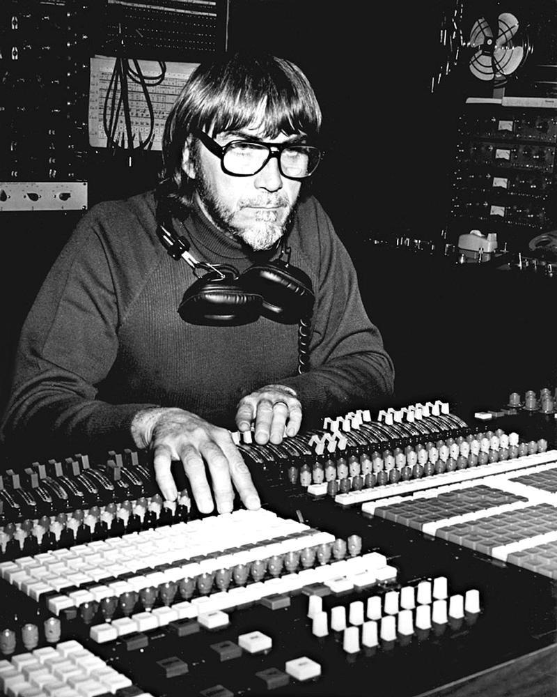 Tom Dowd, produtor americano, que trabalhou com Aretha Franklin e Eric ...