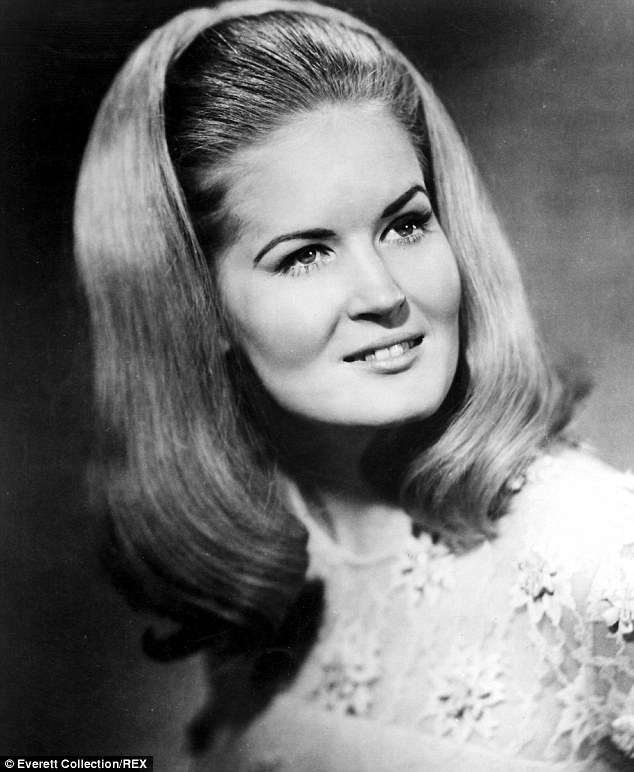 Lynn Anderson, lenda da música country americana, ganhou o prêmio Emmy ...