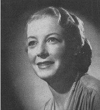 M. M. Kaye, escritora britânica, autora do romance “The Far Pavillions”