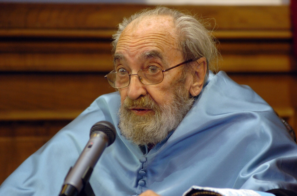 Angel González, era representante da poesia social junto a colegas como ...