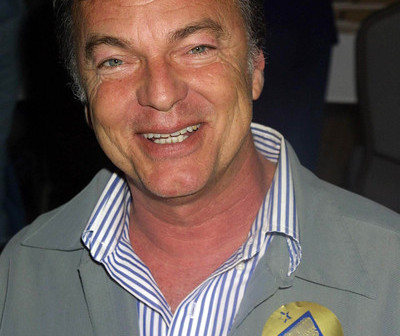 Edward Laurence Albert, brilhou no filme O Magnata Grego, fazendo o ...