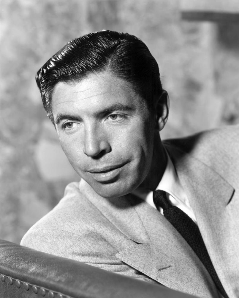 Michael Pate, foi o 1º ator a interpretar Felix Leiter na 1ª versão de ...