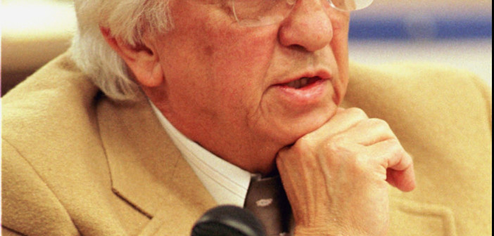 George Nichopoulos , médico que ficou conhecido como “Dr. Nick” e ...