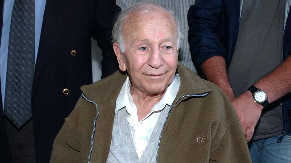 Paul Schäfer, cabo nazista, fundador da Colônia Dignidade, um enclave ...