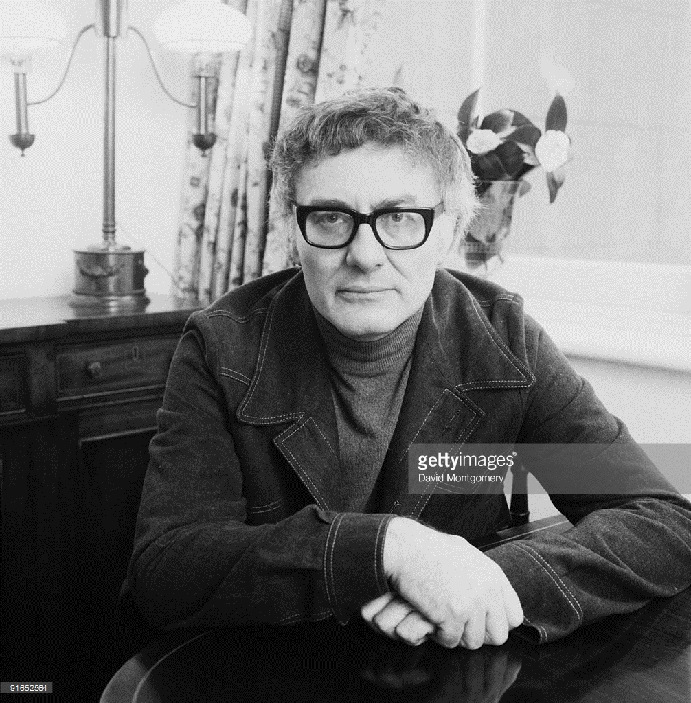 Peter Shaffer, dramaturgo britânico, autor de sucessos do West End e da ...