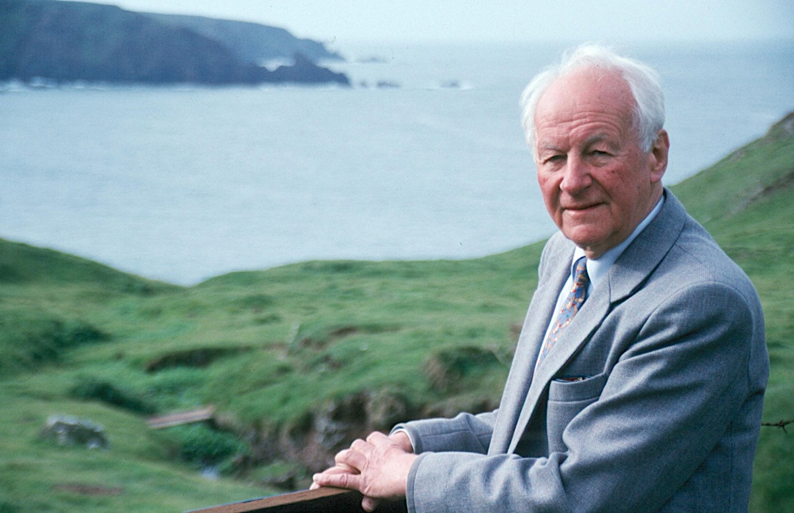 John Stott, foi um dos maiores teólogos e escritores cristão do mundo ...