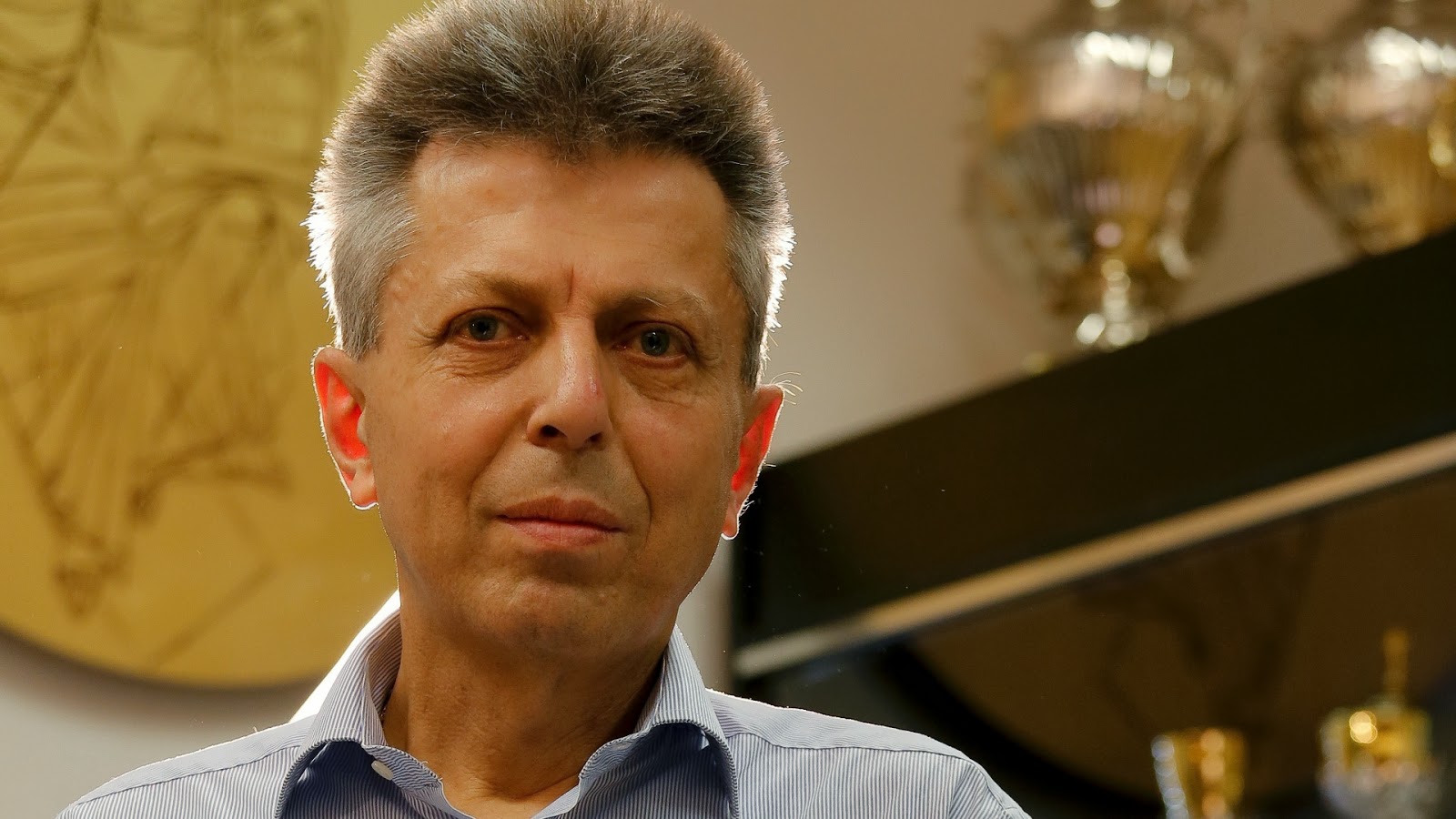 Cláudio Pastro, considerado principal artista sacro do país na atualidade