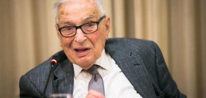 Kenneth Arrow, revolucionou a teoria econômica, a ciência política ...