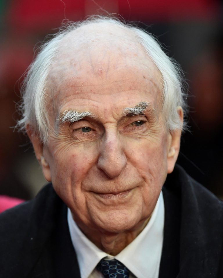 Michael Bond, escritor britânico criador dos livros do urso Paddington ...