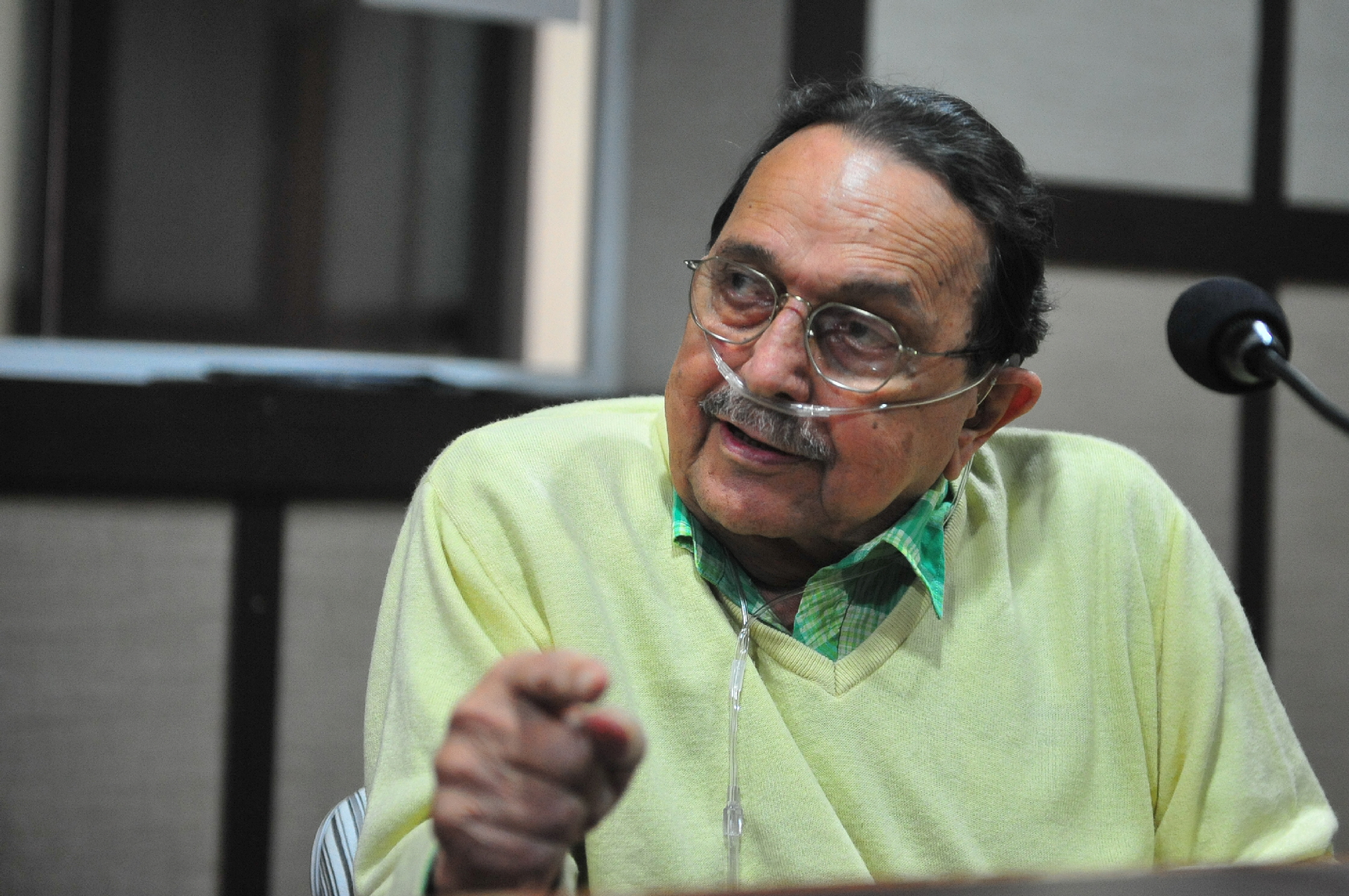 Carlos Araújo, advogado trabalhista, ativista político, ex-marido de ...