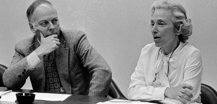 Barbara W. Tuchman, historiadora cuja habilidade em escrever histórias ...