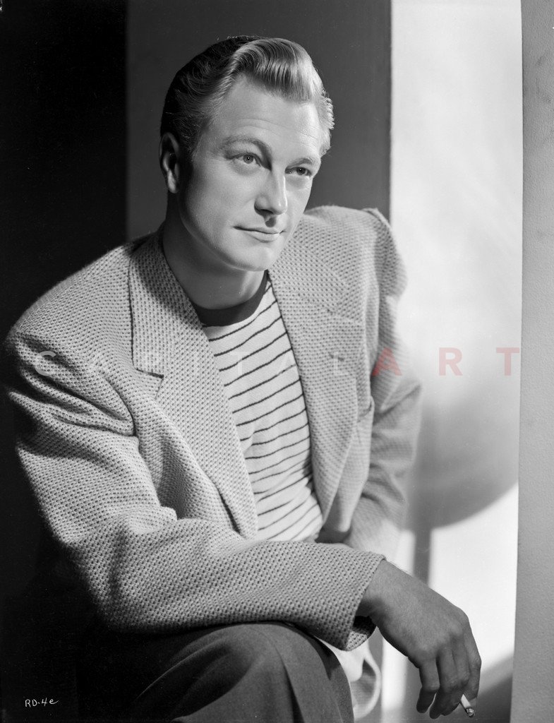 Richard Denning, ficou mais conhecido por seus papéis na série de ...