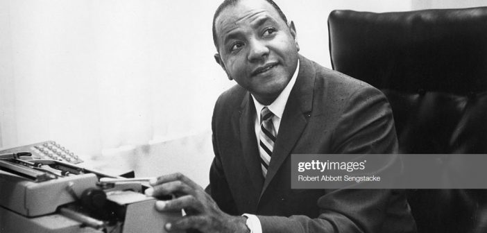 “A biblioteca é o templo do saber.” CARL ROWAN, jornalista e autor ...