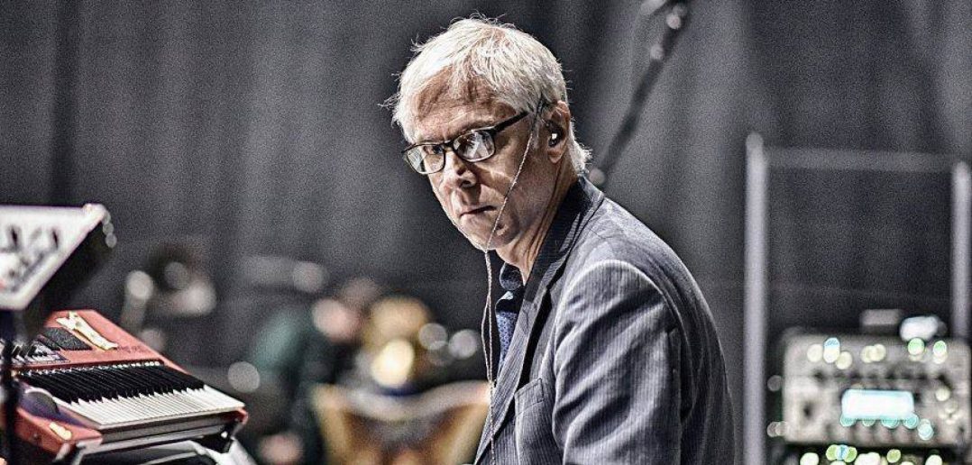 Bill Rieflin, músico é notável por ter trabalhado com nomes do porte de ...