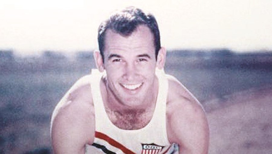 Bobby Morrow, antigo velocista norte-americano, campeão olímpico nos ...