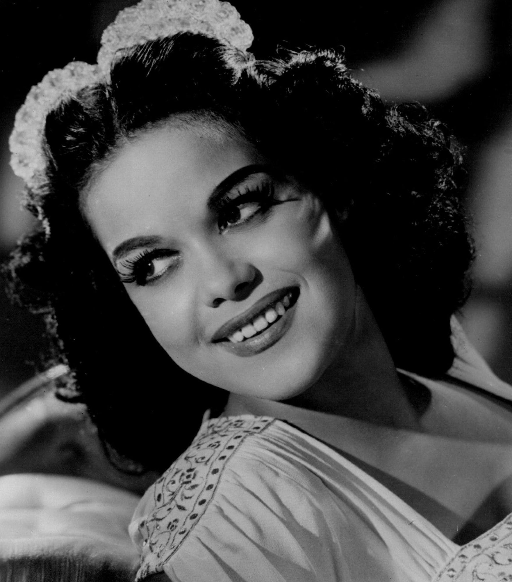 Hilda Simms, uma atriz mais conhecida por seu papel na Broadway em ...