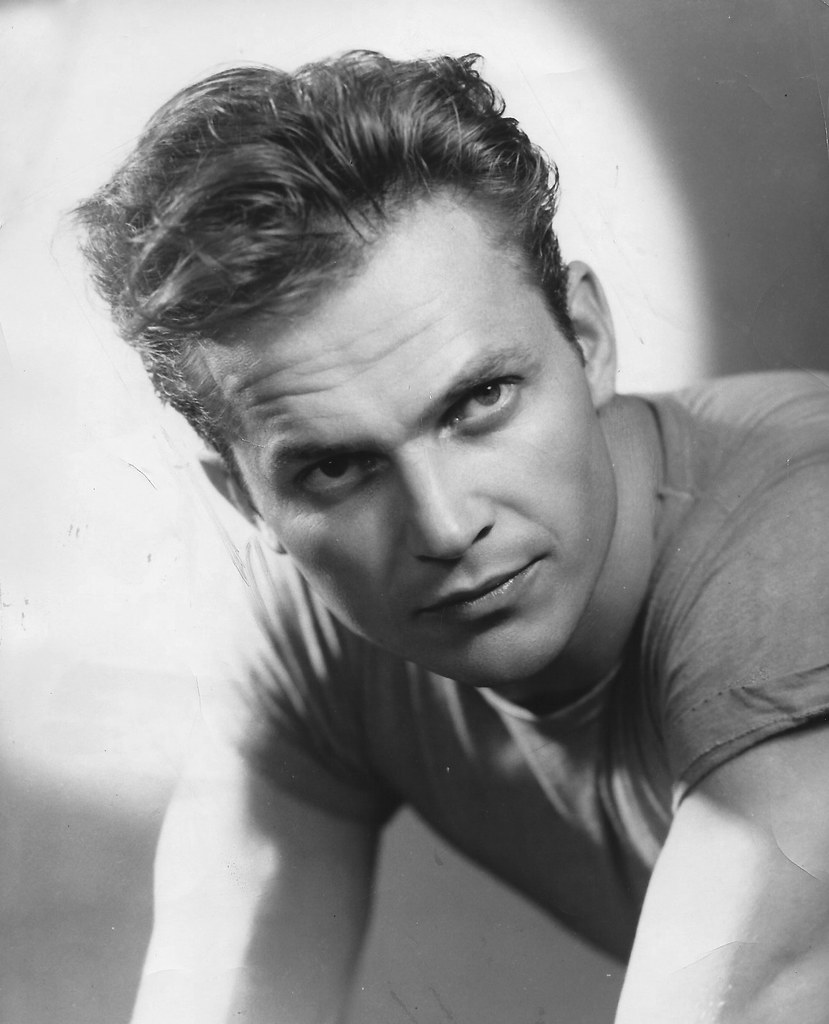 Ralph Meeker, ator de cinema que estrelou na Broadway na peça “Picnic ...