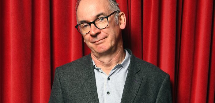 Paul Ritter, ator britânico que estrelou “Chernobyl”, como Anatoly ...