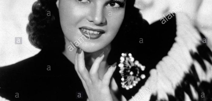 Ann Corio, uma rainha burlesca na Broadway, manteve viva a arte das ...