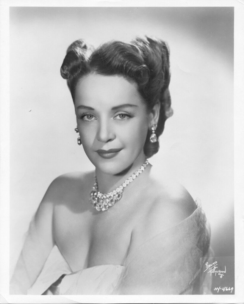 Eleanor Steber, foi estrela na Metropolitan Opera, uma das primeiras ...