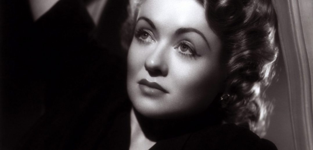 Constance Bennett, se tornou uma estrela extremamente popular e ...