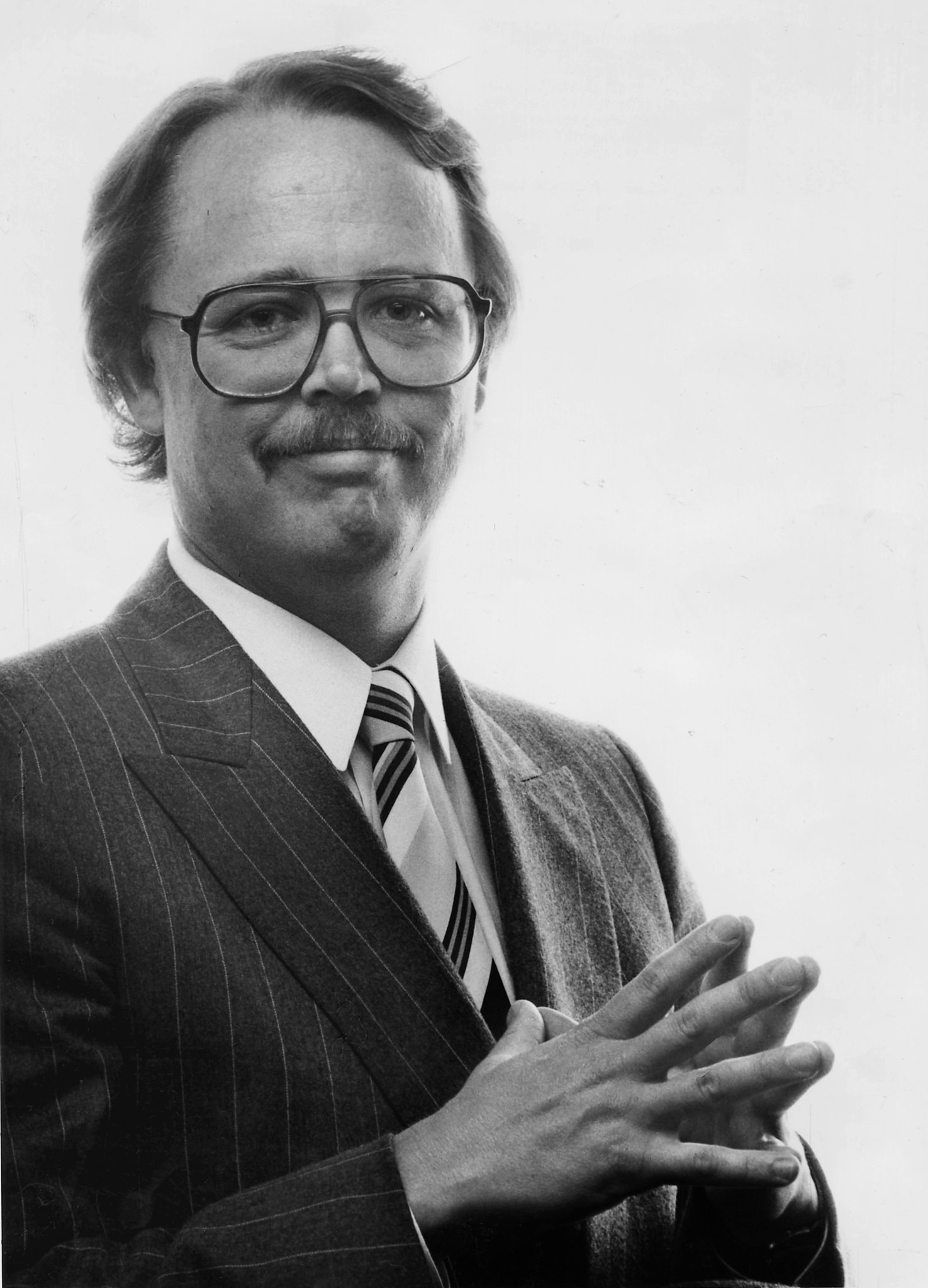 David Bunnell, jornalista e editor que ajudou a criar a PC Magazine, a ...