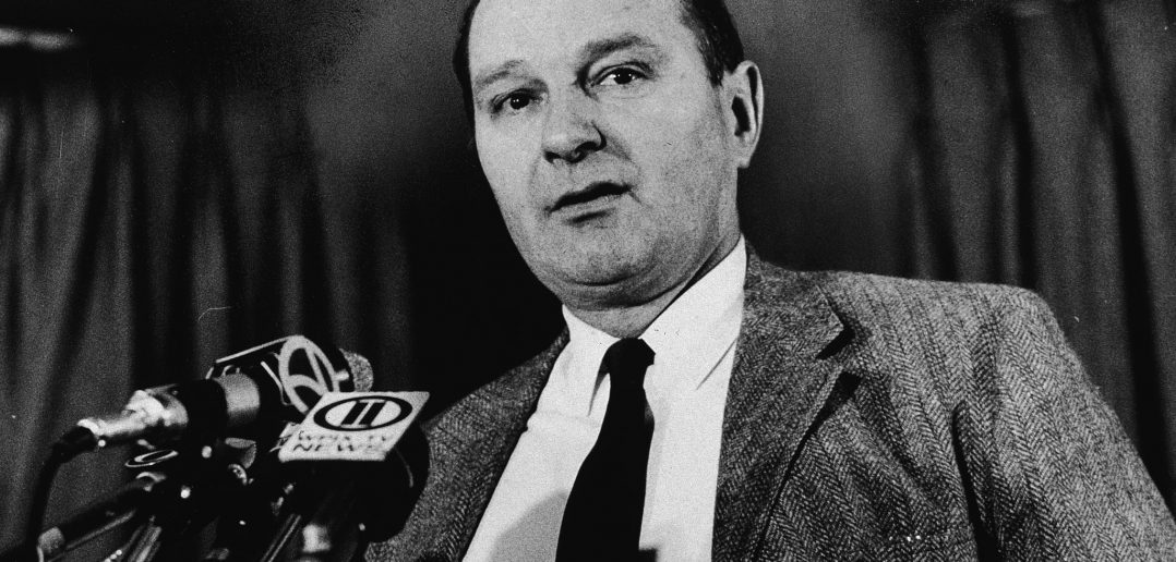 David Dellinger, foi um pacifista e ativista pela mudança social não ...