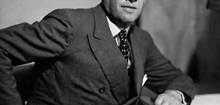 R. H. Bruce Lockhart, foi um escritor e ex-diplomata britânico que foi ...