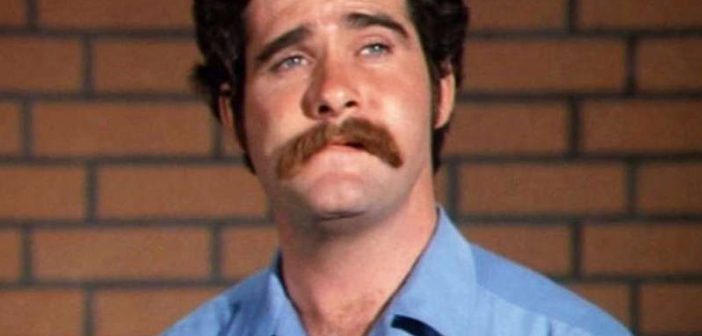 Tim Donnelly, ator que interpretou o bombeiro piadista Chet Kelly nas ...