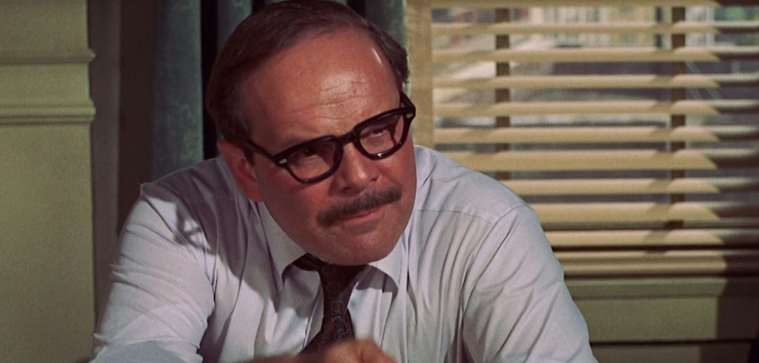 Howard Caine, interpretou o frequentemente perturbado Major Hochstedder ...