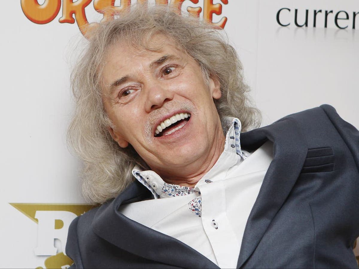 Alan Lancaster, membro fundador e baixista do Status Quo