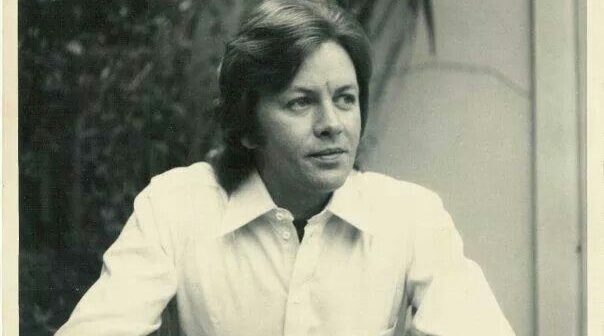 Stan Rice, foi um poeta e pintor premiado que era marido da romancista ...