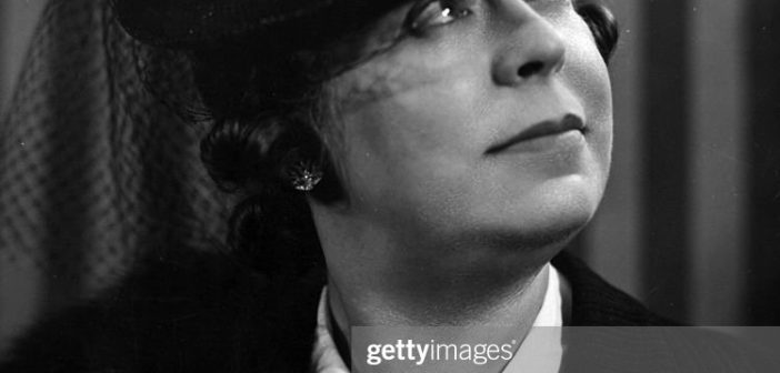 Eva Turner, era uma soprano dramática e professora, foi uma das ...