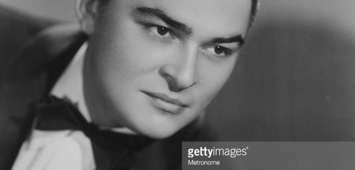 Ray Eberle, foi um ex-cantor da Orquestra Glenn Miller que gravou ...